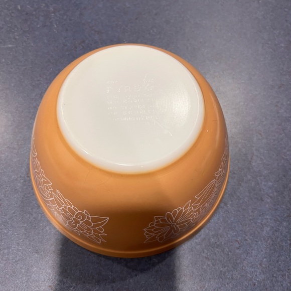 Pyrex | Kitchen | Vintage Pyrex Woodland Light Brown Mixing Bowl 42 5 L ...